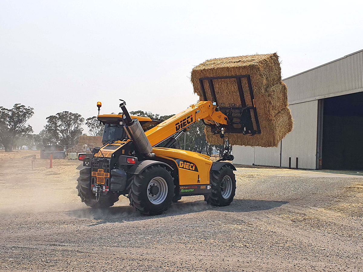 Dieci Agri Plus 42.7 telehandler makes light work of heavy hay ...